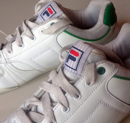 รองเท้า FILA สวยมาก ของแท้ครับ FILA VINTAGE พระเครื่อง พระแท้ webpra เว็บ-พระ.คอม