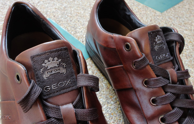 รองเท้า GEOX แบรนด์ดังของแท้ สวยมากๆ เบอร์ 44 เซฟไปเกือบหกพันเลยนะ พระ ...